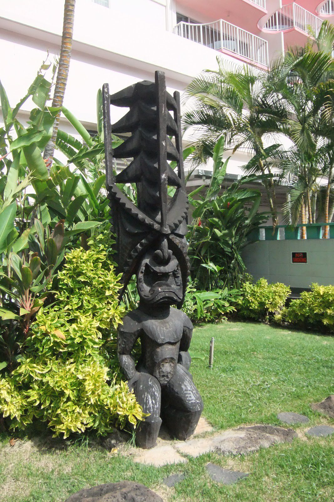 Where to Find Everything Tiki in Hawaii - A Brief History